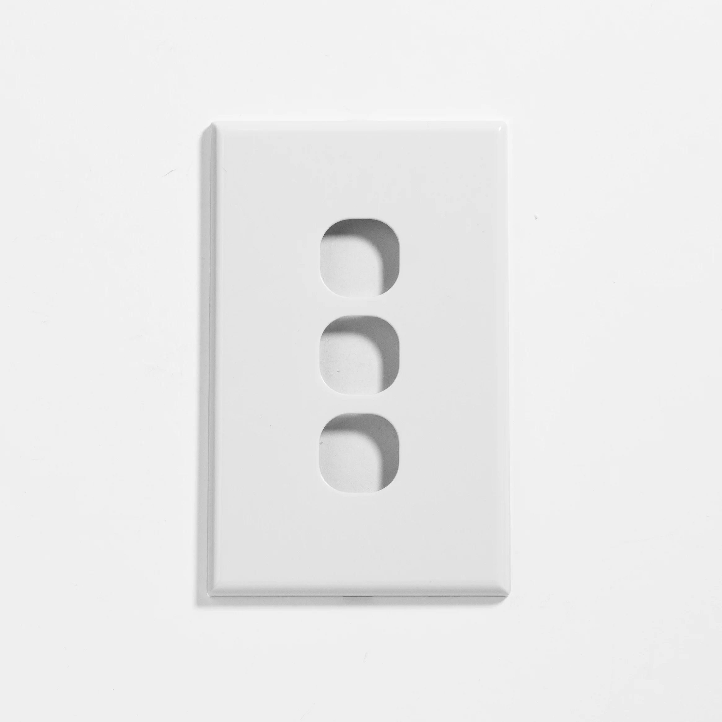 Slim three gang plate & cover only - Dexton