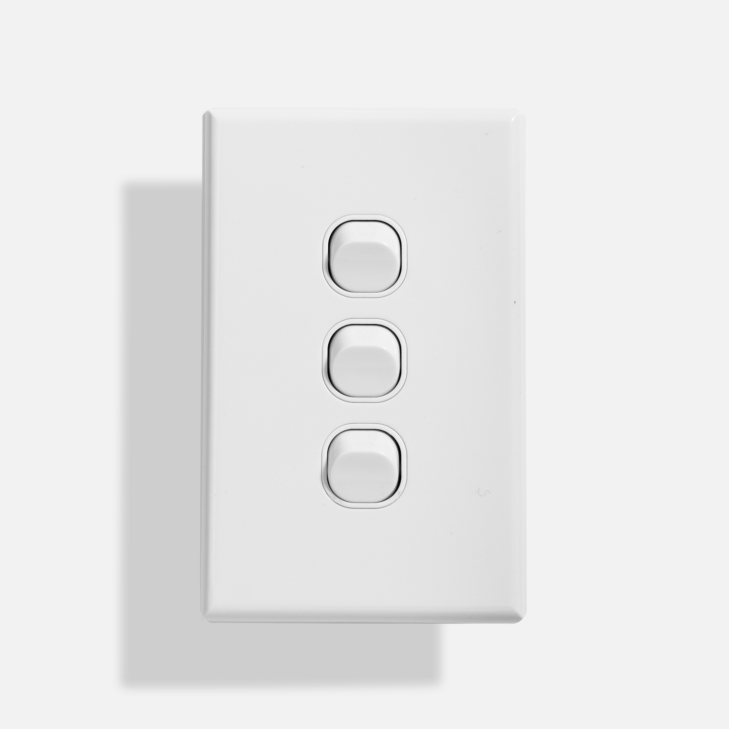 Standard three gang switch vertical round edge - Dexton